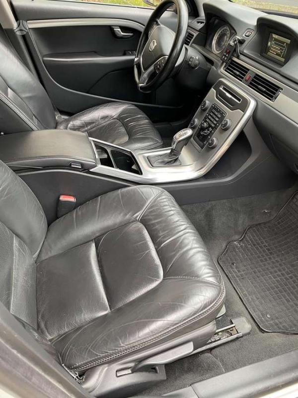 Balts Volvo XC70 2013 Viļņa, ar dzinēja tilpumu 2.40 L un nobraukumu 449 tūkst. km par 6500 €, foto 8 vietnē AUTOMOTO.COM.LV
