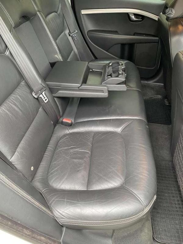 Balts Volvo XC70 2013 Viļņa, ar dzinēja tilpumu 2.40 L un nobraukumu 449 tūkst. km par 6500 €, foto 9 vietnē AUTOMOTO.COM.LV