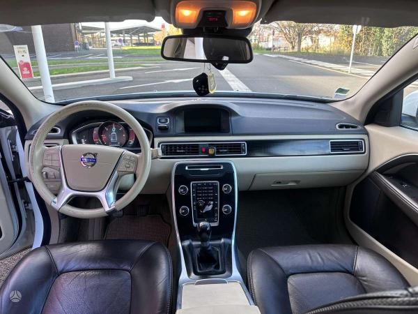 Balts Volvo XC70 2014 Šauļi, ar dzinēja tilpumu 2.39 L un nobraukumu 293 tūkst. km par 8850 €, foto 10 vietnē AUTOMOTO.COM.LV