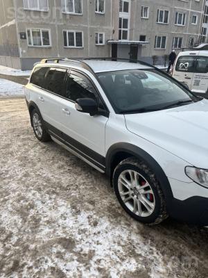 White Volvo XC70 2014 in Riga, with an engine capacity of 2.40 L and mileage of 303 thousand km for 10500 €, photo  on AUTOMOTO.COM.LV