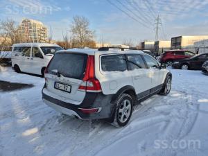 White Volvo XC70 2014 in Riga, with an engine capacity of 2.40 L and mileage of 281 thousand km for 10390 €, photo 6 on AUTOMOTO.COM.LV