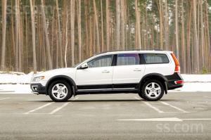 White Volvo XC70 2014 in Riga, with an engine capacity of 2.40 L and mileage of 281 thousand km for 9390 €, photo 6 on AUTOMOTO.COM.LV