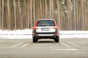 White Volvo XC70 2014 in Riga, with an engine capacity of 2.40 L and mileage of 281 thousand km for 9390 €, photo 8 on AUTOMOTO.COM.LV