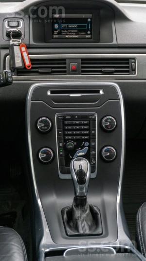White Volvo XC70 2014 in Riga, with an engine capacity of 2.40 L and mileage of 281 thousand km for 9390 €, photo 14 on AUTOMOTO.COM.LV