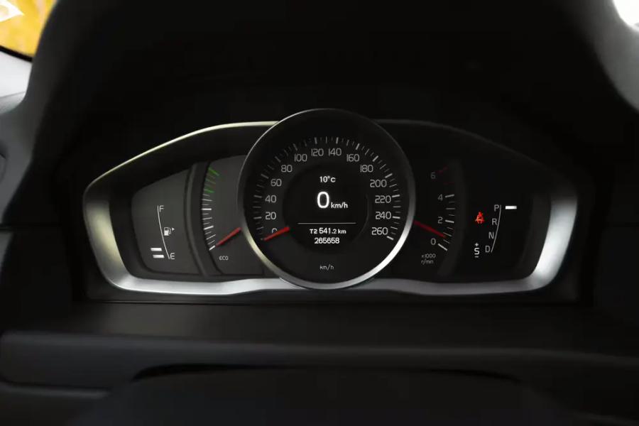 Белый Вольво ХС70 2014 в Елгава, объемом двигателя 2.40 л и пробегом 265 тыс. км за 9800 €, фото 12 на AUTOMOTO.COM.LV