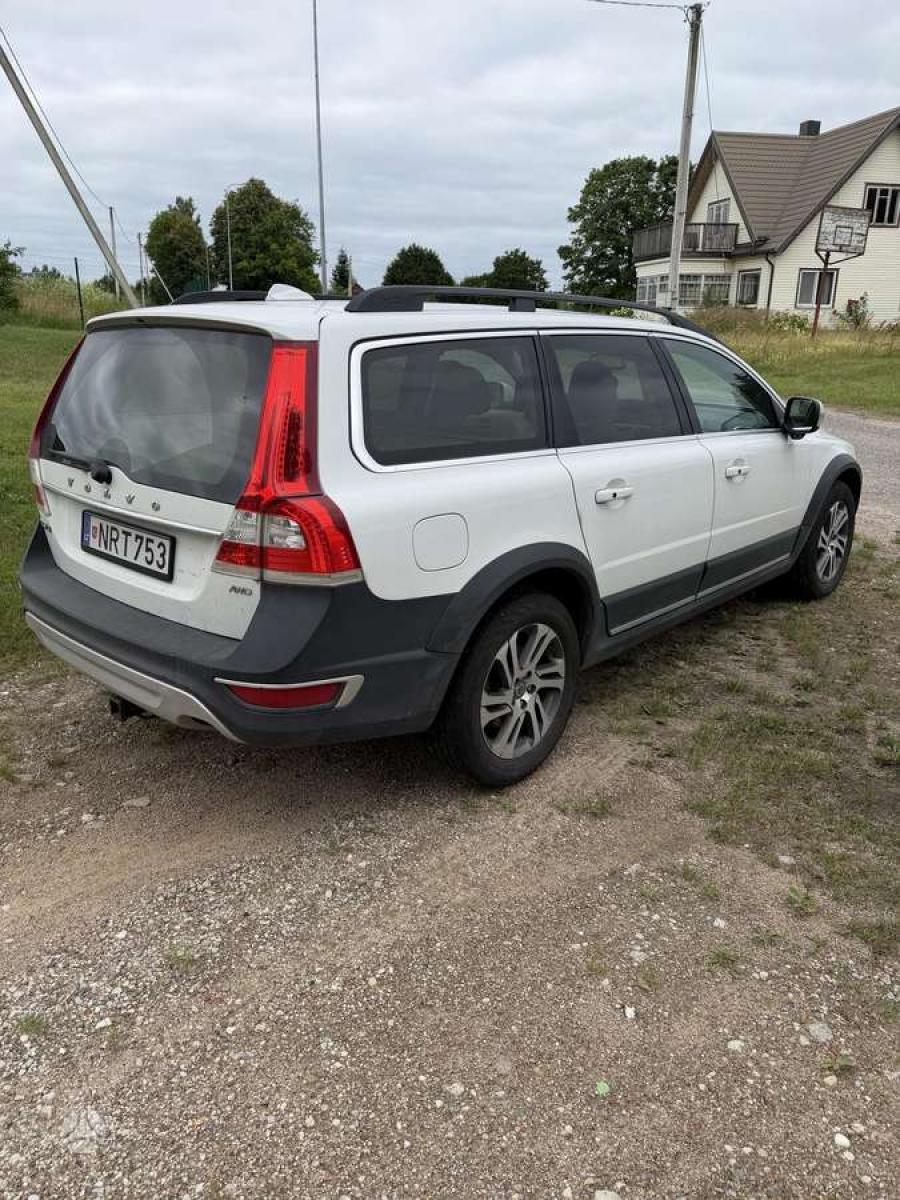 Balts Volvo XC70 2014 Viļņa, ar dzinēja tilpumu 3.19 L un nobraukumu 252 tūkst. km par 10200 €, foto 4 vietnē AUTOMOTO.COM.LV