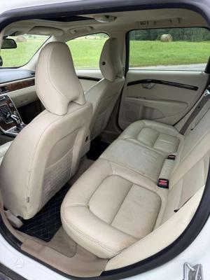 Balts Volvo XC70 2014 Viļņa, ar dzinēja tilpumu 3.19 L un nobraukumu 252 tūkst. km par 10200 €, foto 7 vietnē AUTOMOTO.COM.LV