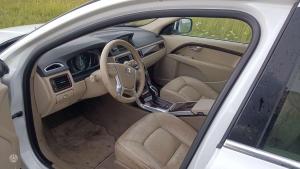 White Volvo XC70 2014 in Siauliai, with an engine capacity of 3.20 L and mileage of 310 thousand km for 6150 €, photo 12 on AUTOMOTO.COM.LV