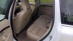 White Volvo XC70 2014 in Siauliai, with an engine capacity of 3.20 L and mileage of 310 thousand km for 6150 €, photo 14 on AUTOMOTO.COM.LV