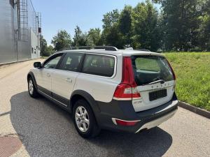 White Volvo XC70 2014 in Alytus, with an engine capacity of 1.97 L and mileage of 279 thousand km for 8600 €, photo 4 on AUTOMOTO.COM.LV
