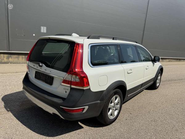 White Volvo XC70 2014 in Alytus, with an engine capacity of 1.97 L and mileage of 279 thousand km for 8600 €, photo 4 on AUTOMOTO.COM.LV