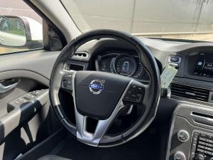 White Volvo XC70 2014 in Alytus, with an engine capacity of 1.97 L and mileage of 279 thousand km for 8600 €, photo 12 on AUTOMOTO.COM.LV