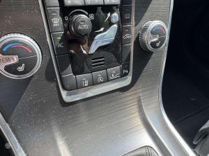 White Volvo XC70 2014 in Alytus, with an engine capacity of 1.97 L and mileage of 279 thousand km for 8600 €, photo 19 on AUTOMOTO.COM.LV