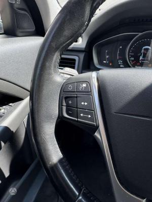 White Volvo XC70 2014 in Alytus, with an engine capacity of 1.97 L and mileage of 279 thousand km for 8600 €, photo 20 on AUTOMOTO.COM.LV