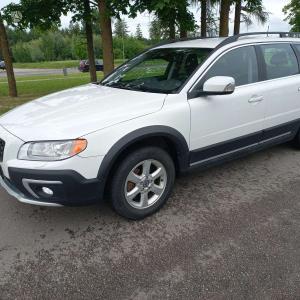 White Volvo XC70 2014 in Panevezys, with an engine capacity of 1.97 L and mileage of 281 thousand km for 9450 €, photo 3 on AUTOMOTO.COM.LV