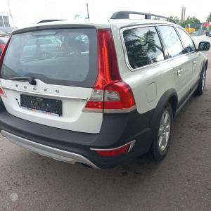 White Volvo XC70 2014 in Panevezys, with an engine capacity of 1.97 L and mileage of 281 thousand km for 9450 €, photo 8 on AUTOMOTO.COM.LV