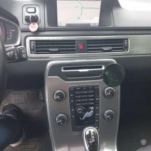 White Volvo XC70 2014 in Panevezys, with an engine capacity of 1.97 L and mileage of 281 thousand km for 9450 €, photo 13 on AUTOMOTO.COM.LV