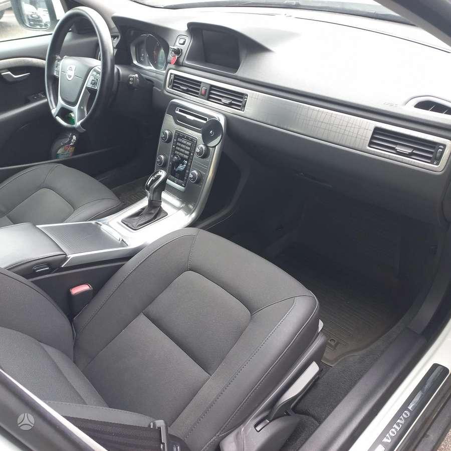 White Volvo XC70 2014 in Panevezys, with an engine capacity of 1.97 L and mileage of 281 thousand km for 9450 €, photo 18 on AUTOMOTO.COM.LV