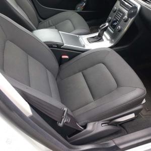 White Volvo XC70 2014 in Panevezys, with an engine capacity of 1.97 L and mileage of 281 thousand km for 9450 €, photo 19 on AUTOMOTO.COM.LV