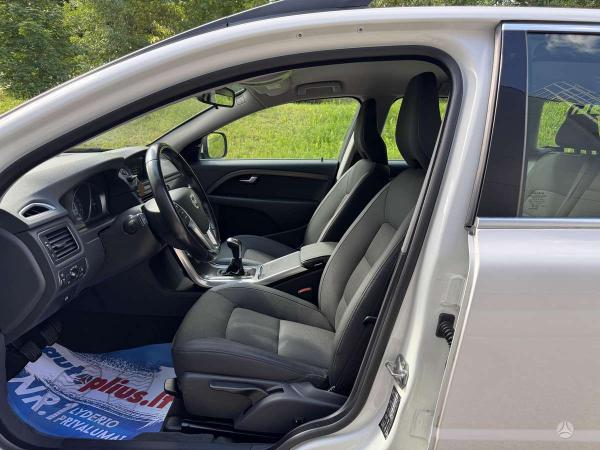 Balts Volvo XC70 2014 Alīta, ar dzinēja tilpumu 2.00 L un nobraukumu 279 tūkst. km par 8500 €, foto 6 vietnē AUTOMOTO.COM.LV