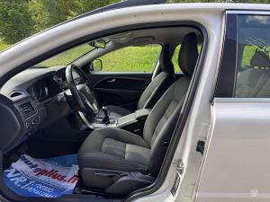 White Volvo XC70 2014 in Alytus, with an engine capacity of 2.00 L and mileage of 279 thousand km for 8500 €, photo 7 on AUTOMOTO.COM.LV