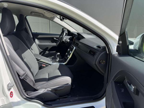 Balts Volvo XC70 2014 Alīta, ar dzinēja tilpumu 2.00 L un nobraukumu 279 tūkst. km par 8500 €, foto 9 vietnē AUTOMOTO.COM.LV