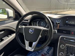 White Volvo XC70 2014 in Alytus, with an engine capacity of 2.00 L and mileage of 279 thousand km for 8500 €, photo 12 on AUTOMOTO.COM.LV