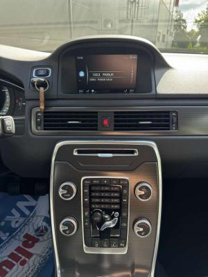 White Volvo XC70 2014 in Alytus, with an engine capacity of 2.00 L and mileage of 279 thousand km for 8500 €, photo 13 on AUTOMOTO.COM.LV