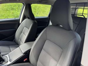 White Volvo XC70 2014 in Alytus, with an engine capacity of 2.00 L and mileage of 279 thousand km for 7950 €, photo 9 on AUTOMOTO.COM.LV