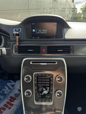 White Volvo XC70 2014 in Alytus, with an engine capacity of 2.00 L and mileage of 279 thousand km for 7950 €, photo 13 on AUTOMOTO.COM.LV