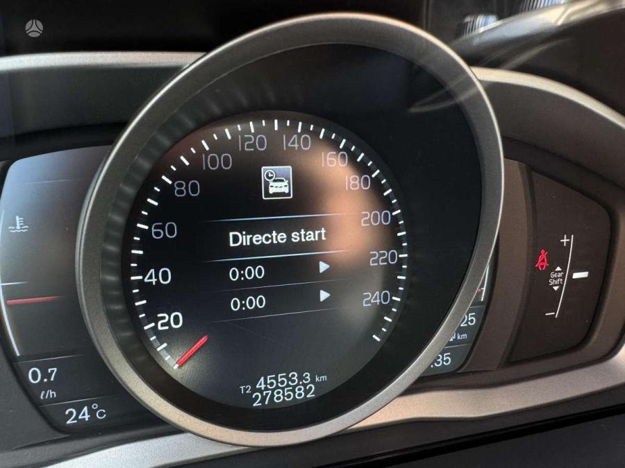 White Volvo XC70 2014 in Alytus, with an engine capacity of 2.00 L and mileage of 279 thousand km for 7950 €, photo 18 on AUTOMOTO.COM.LV