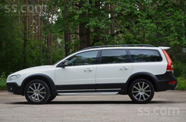 Balts Volvo XC70 2015 Rīga, ar dzinēja tilpumu 2.40 L un nobraukumu 0 tūkst. km par 14490 €, foto 4 vietnē AUTOMOTO.COM.LV