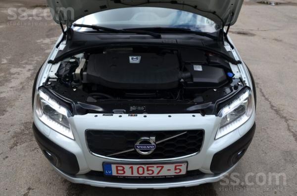 Balts Volvo XC70 2015 Rīga, ar dzinēja tilpumu 2.40 L un nobraukumu 0 tūkst. km par 14490 €, foto 10 vietnē AUTOMOTO.COM.LV