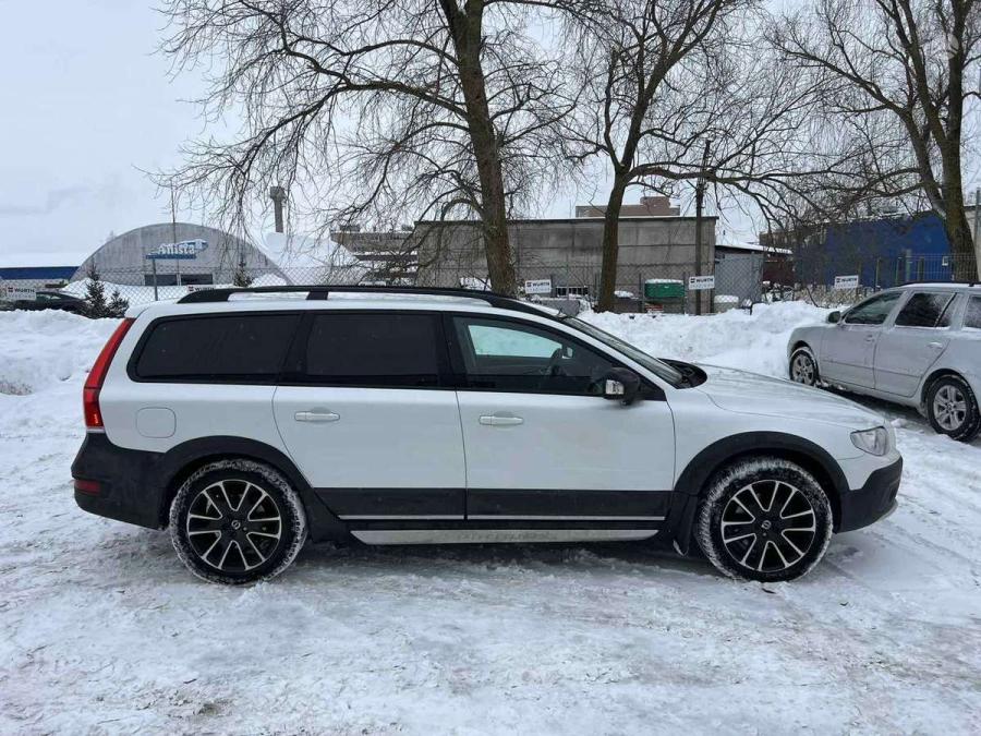 Balts Volvo XC70 2015 Klaipėda, ar dzinēja tilpumu 2.40 L un nobraukumu 173 tūkst. km par 11900 €, foto 2 vietnē AUTOMOTO.COM.LV