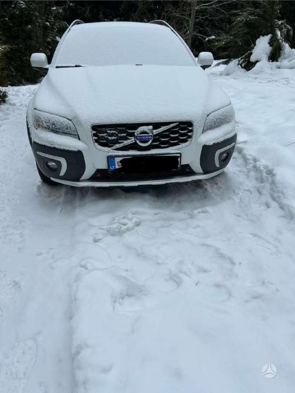 Balts Volvo XC70 2015 Viļņa, ar dzinēja tilpumu 2.40 L un nobraukumu 251 tūkst. km par 14500 €, foto 1 vietnē AUTOMOTO.COM.LV