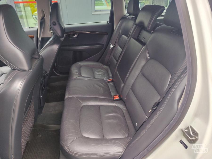 Balts Volvo XC70 2015 Šauļi, ar dzinēja tilpumu 3.00 L un nobraukumu 310 tūkst. km par 11950 €, foto 23 vietnē AUTOMOTO.COM.LV