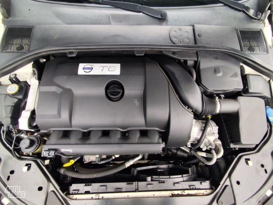 Balts Volvo XC70 2015 Šauļi, ar dzinēja tilpumu 3.00 L un nobraukumu 310 tūkst. km par 11950 €, foto 30 vietnē AUTOMOTO.COM.LV