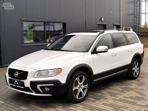 White Volvo XC70 2015 in Siauliai, with an engine capacity of 3.00 L and mileage of 310 thousand km for 11400 €, photo 3 on AUTOMOTO.COM.LV