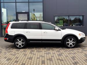 White Volvo XC70 2015 in Siauliai, with an engine capacity of 3.00 L and mileage of 310 thousand km for 11400 €, photo 10 on AUTOMOTO.COM.LV