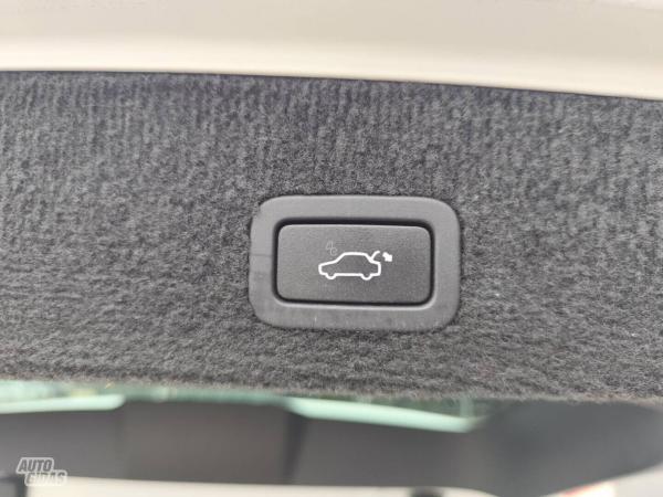 White Volvo XC70 2015 in Siauliai, with an engine capacity of 3.00 L and mileage of 310 thousand km for 11200 €, photo 8 on AUTOMOTO.COM.LV
