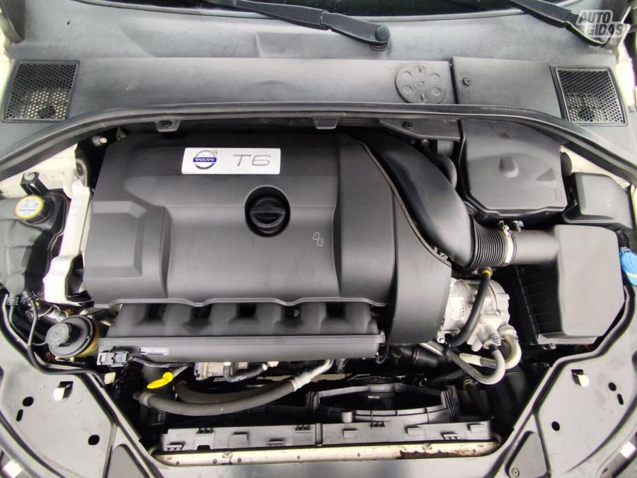 Balts Volvo XC70 2015 Šauļi, ar dzinēja tilpumu 3.00 L un nobraukumu 310 tūkst. km par 11200 €, foto 30 vietnē AUTOMOTO.COM.LV
