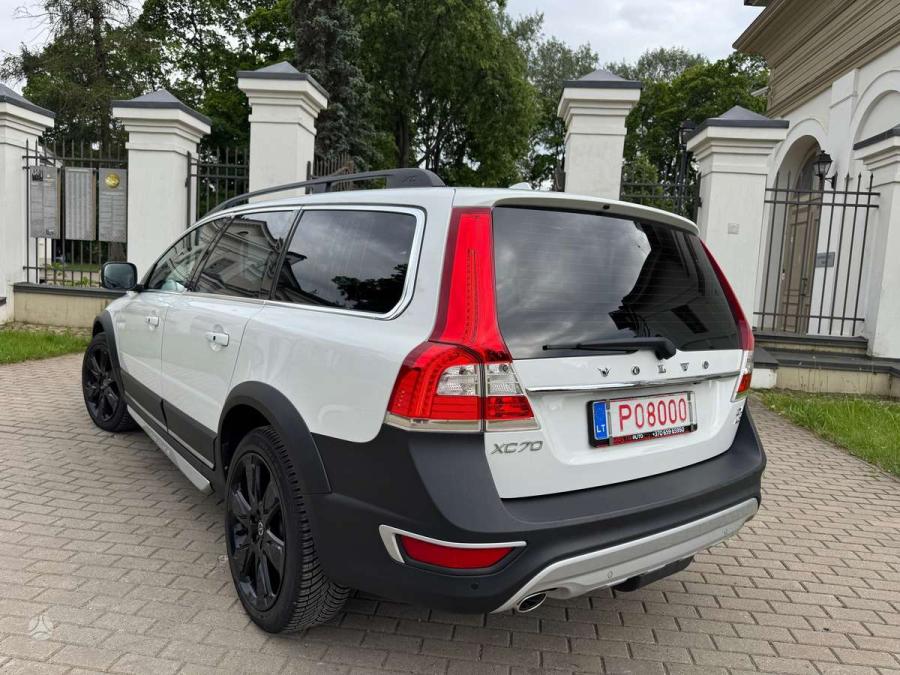 Balts Volvo XC70 2015 Viļņa, ar dzinēja tilpumu 2.40 L un nobraukumu 256 tūkst. km par 15900 €, foto 16 vietnē AUTOMOTO.COM.LV