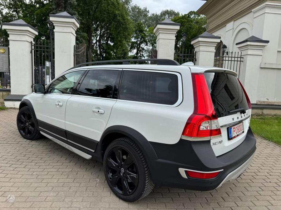 Balts Volvo XC70 2015 Viļņa, ar dzinēja tilpumu 2.40 L un nobraukumu 256 tūkst. km par 15900 €, foto 22 vietnē AUTOMOTO.COM.LV