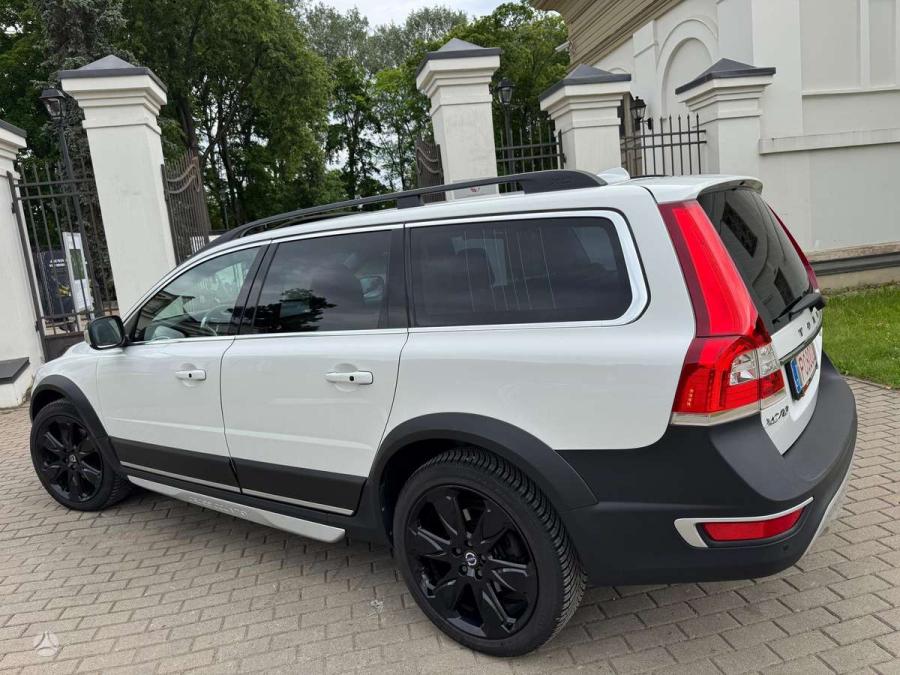 Balts Volvo XC70 2015 Viļņa, ar dzinēja tilpumu 2.40 L un nobraukumu 256 tūkst. km par 15900 €, foto 23 vietnē AUTOMOTO.COM.LV