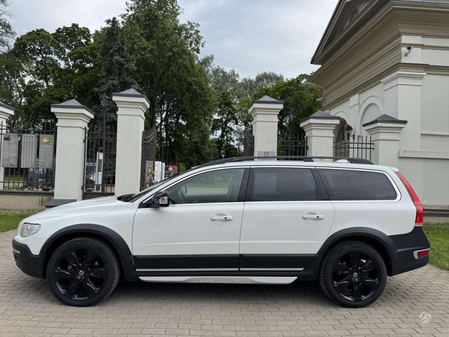 Balts Volvo XC70 2015 Viļņa, ar dzinēja tilpumu 2.40 L un nobraukumu 256 tūkst. km par 15900 €, foto 26 vietnē AUTOMOTO.COM.LV