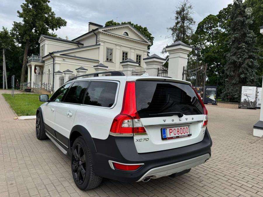 Balts Volvo XC70 2015 Viļņa, ar dzinēja tilpumu 2.40 L un nobraukumu 256 tūkst. km par 15900 €, foto 27 vietnē AUTOMOTO.COM.LV