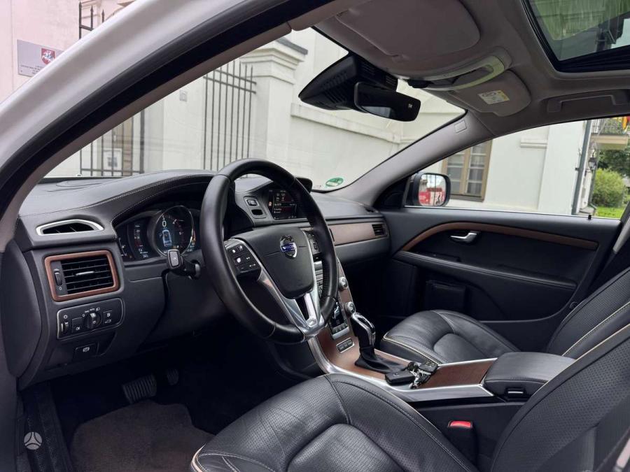 Balts Volvo XC70 2015 Viļņa, ar dzinēja tilpumu 2.40 L un nobraukumu 256 tūkst. km par 15900 €, foto 35 vietnē AUTOMOTO.COM.LV