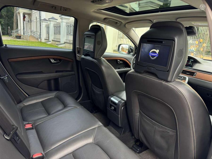 Balts Volvo XC70 2015 Viļņa, ar dzinēja tilpumu 2.40 L un nobraukumu 256 tūkst. km par 15900 €, foto 39 vietnē AUTOMOTO.COM.LV