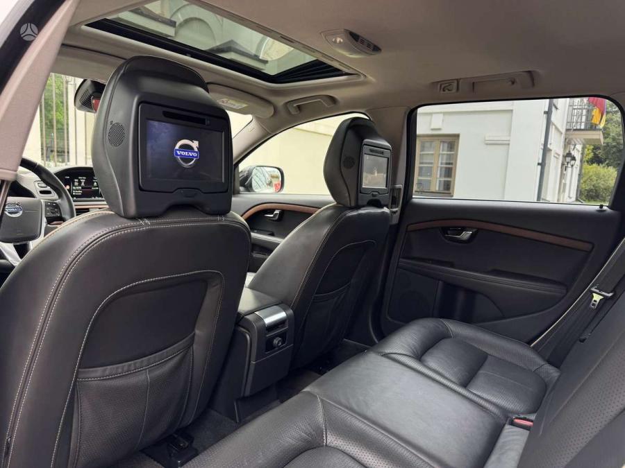 Balts Volvo XC70 2015 Viļņa, ar dzinēja tilpumu 2.40 L un nobraukumu 256 tūkst. km par 15900 €, foto 40 vietnē AUTOMOTO.COM.LV