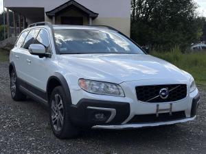 White Volvo XC70 2015 in Ukmerge, with an engine capacity of 1.97 L and mileage of 280 thousand km for 5600 €, photo 3 on AUTOMOTO.COM.LV